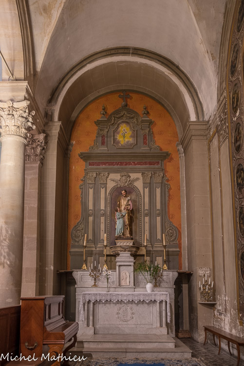 Auriol. L'èglise. Chapelle latérale droite dédiée à Saint Joseph.